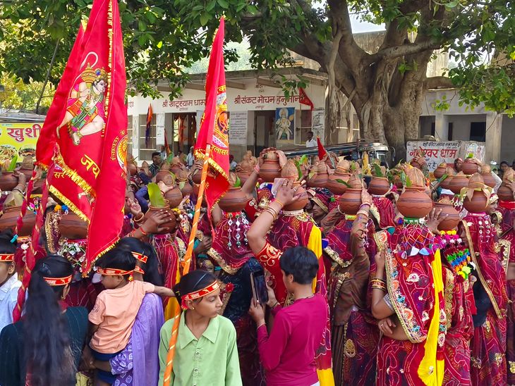 Kalash Yatra taken out on Hanuman Jayanti | हनुमान जन्मोत्सव पर निकाली कलश यात्रा: मंदिरों में ...