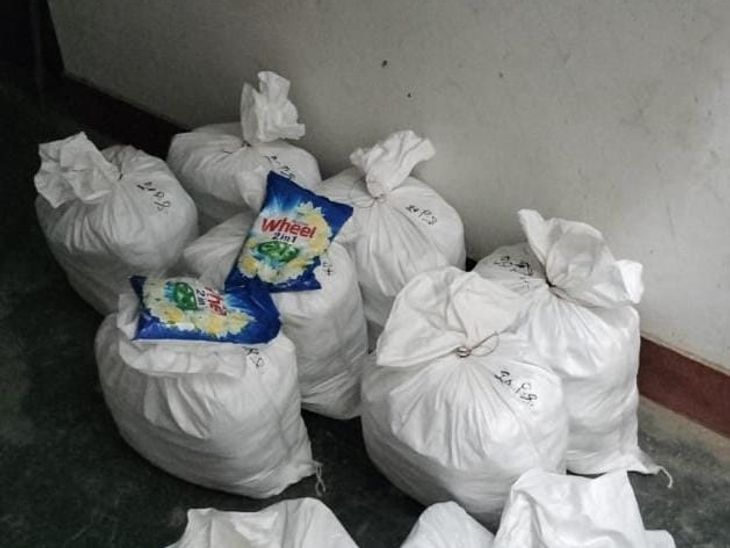 Fake detergent powder manufacturing factory caught in Maharajpur ...