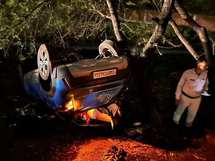 Car overturned at a speed of 120 on NH-53, Driver's life narrowly saved ...