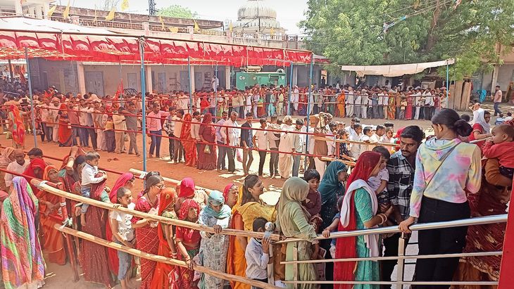Hanuman Jayanti celebrated by cutting cake at Poonrasar Dham | पूनरासर ...