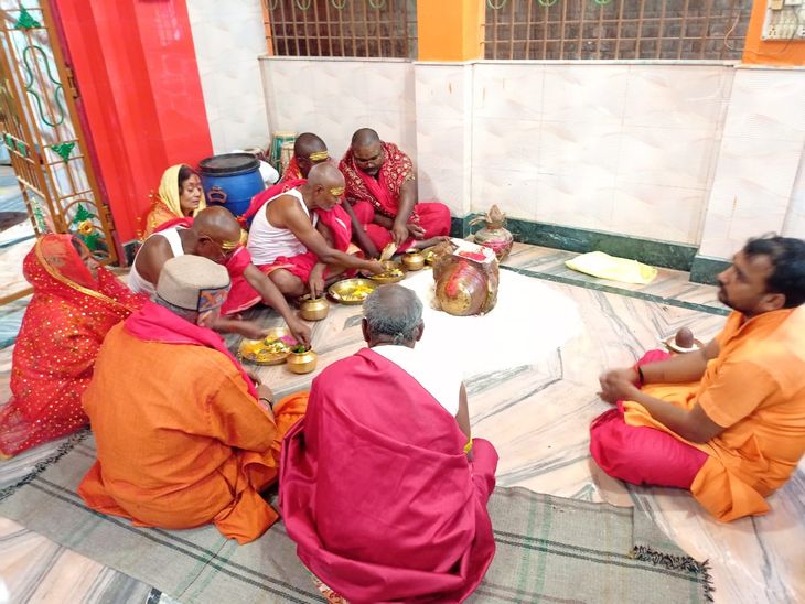 The ritual of establishing the Kul Devi begins | कुल देवी की स्थापना का ...