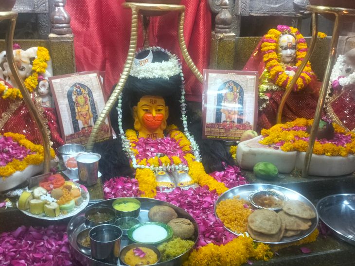 Baba Bateshwar's divine makeup in the form of Hanuman | बाबा बटेश्वर का ...