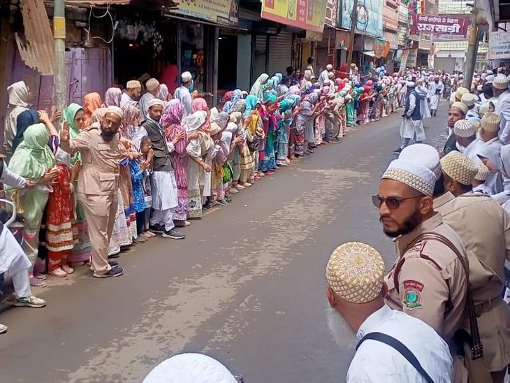 The 53rd religious leader of the Bohra community came to Badnawar ...