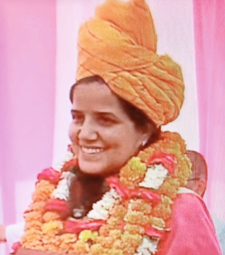 Celebrations held in school when Ritu Meena became an IAS | रितु मीणा ...