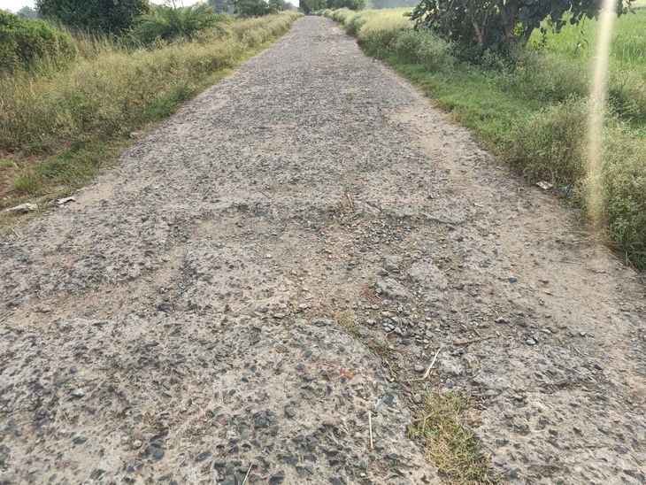 The road of Satdhara Stupa road constructed at a cost of one crore was ...
