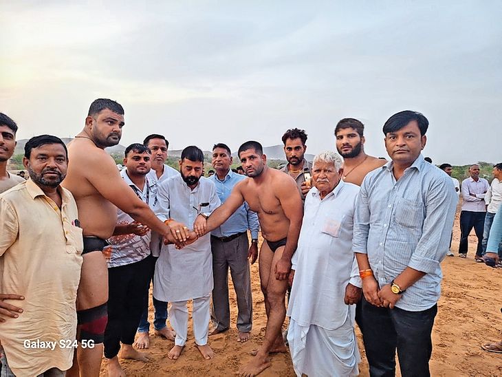 Wrestling competition organized in Baba Kalash Maharaj's fair, Bagot's ...