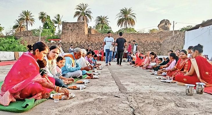 The story concluded with a feast at the Hanuman temple in Adda | अड्डा ...