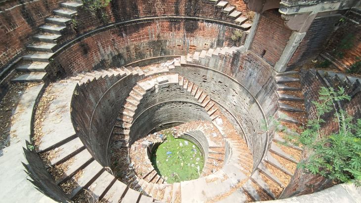 A unique step well with more than 120 steps, still not preserved ...