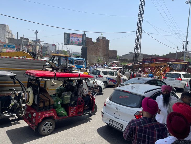 Road jam on arrival of Raja Vading in Ludhiana | लुधियाना में राजा ...