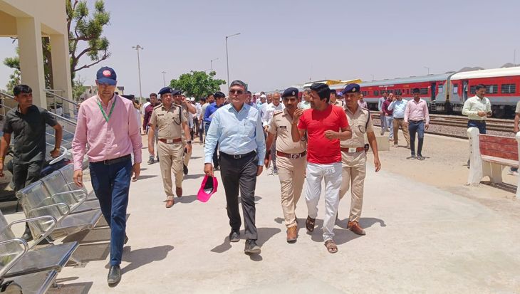 Railway GM inspected the stations of Phulera-Merta Road railway section ...