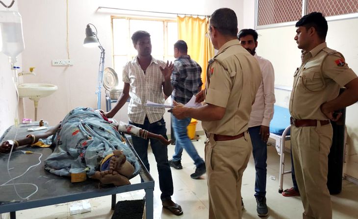 Attacked his wife while drunk, cut her vein | नशे में पत्नी पर किया ...