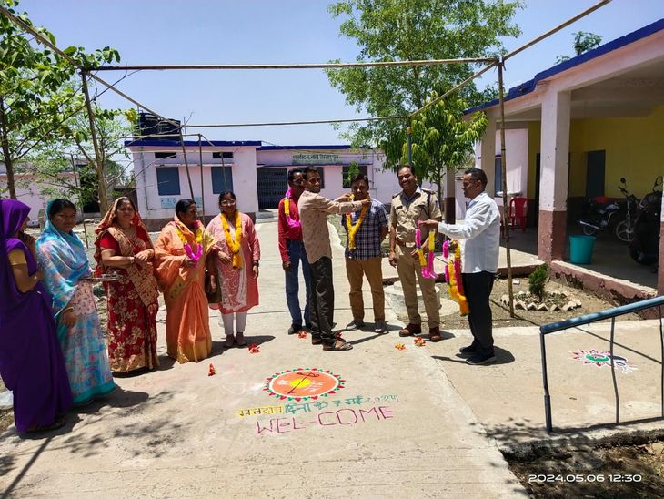 Voting workers reached Divadia and Himmatpura | दिवादिया और हिम्मतपुरा ...