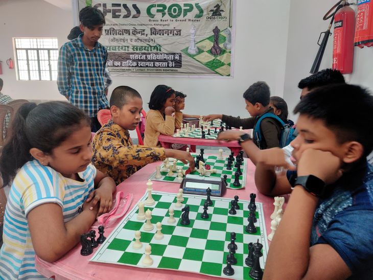 Aman became champion in District Chess Crops Chess | जिला चेस क्रॉप्स ...