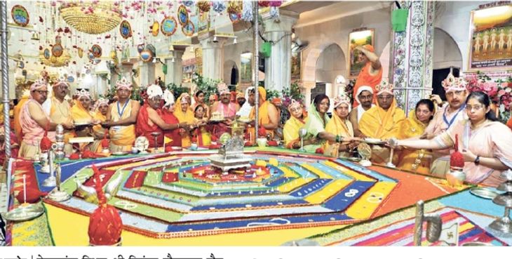 Shriphal dedicated, Laddu was also offered on Lord Neminath Nirvana ...