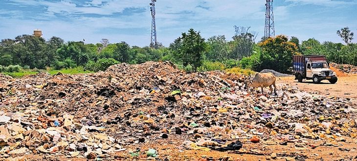 Pollution and filth spreading due to plastic and garbage, residents are ...