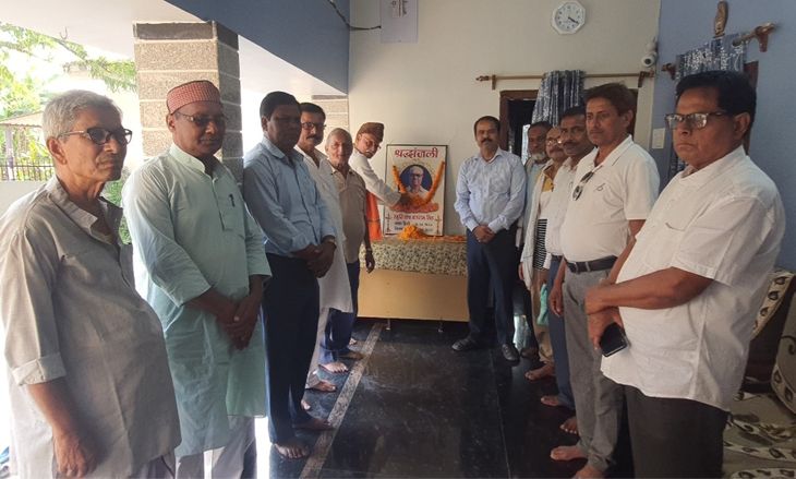 People paid tribute to late journalist Balram Singh on his third death ...