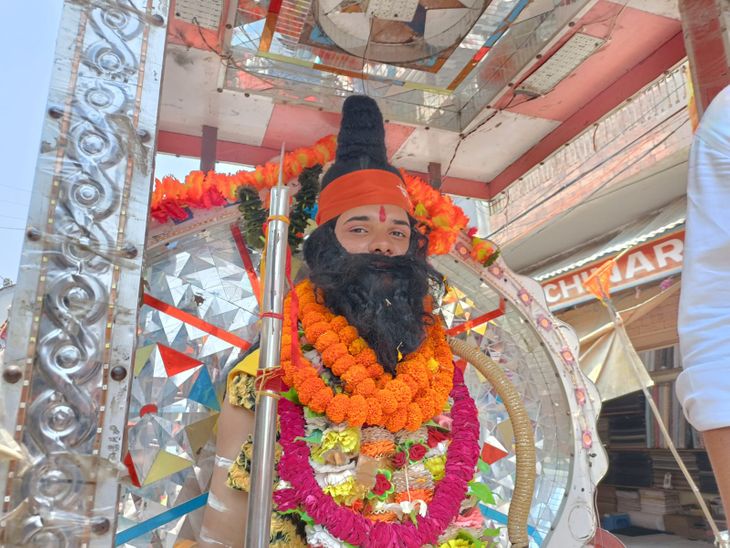 Lord Parshuram's birthday celebrated in Anupshahr | अनूपशहर में मनाया ...