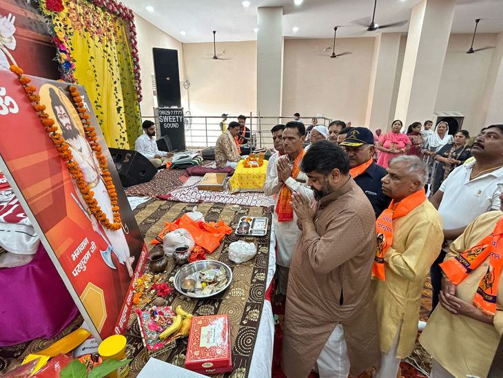 Minister Aseem Goyal paid obeisance on Parshuram's birth anniversary ...
