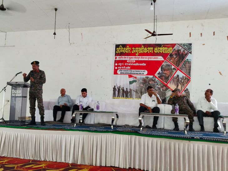 Army officers told the students about the army recruitment process ...