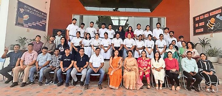 DPS City performed well in class 12th and 10th | डीपीएस सिटी का बारहवीं ...