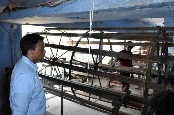 After reaching the Weavers Bhawan, Collector Indrajit observed the ...