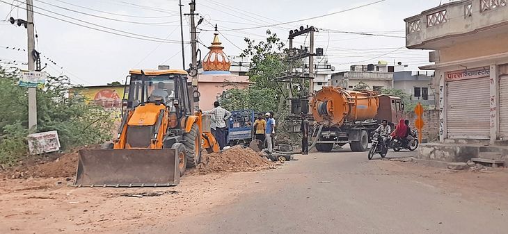 After ten months, sewerage pipe was removed from Bandi river, the line ...