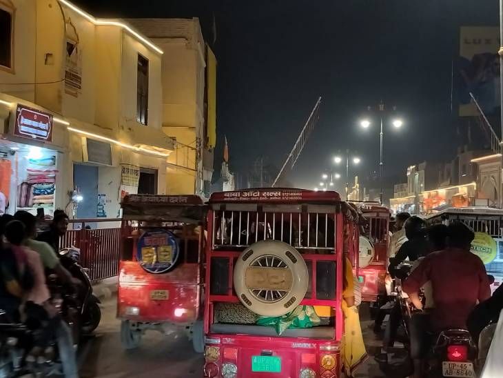 The arbitrary behaviour of e-rickshaws is ruining the look of Rampath ...