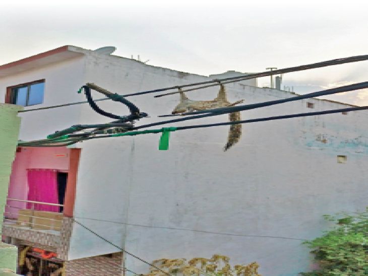 In 44 degree temperature, 27 areas of the city were without electricity ...