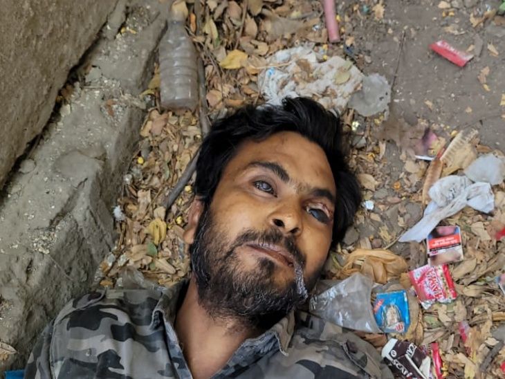 Dead body found in the park of women's hospital | महिला अस्पताल के पार्क में शव मिला: शराब के ...