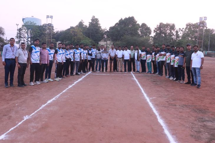 Tennis ball cricket CGM trophy inaugurated in SPM | एसपीएम में टेनिस ...