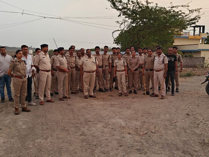 Police raided Kanjar camps and arrested a warrantee who was absconding ...