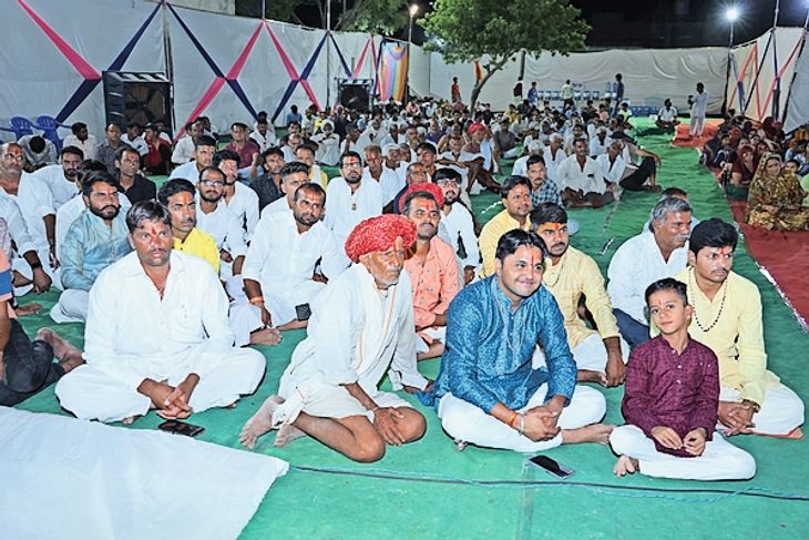 One gets salvation by serving cows: priest | गोसेवा करने से मिलता है ...