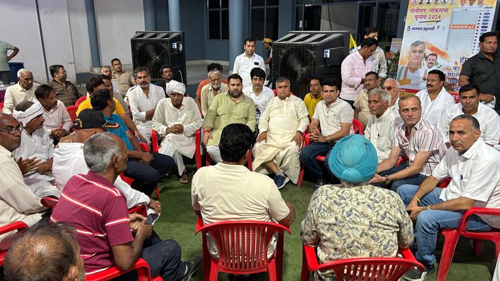 On the first day, Satpal Brahmachari met former CM Bhupinder Singh ...