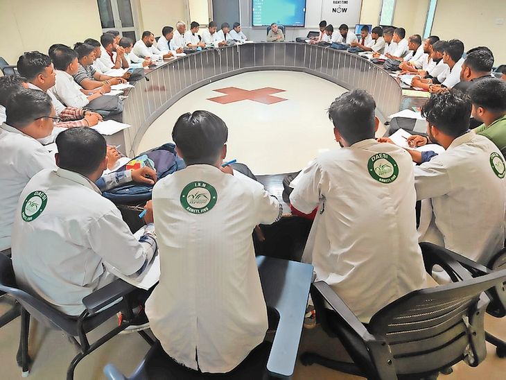 Tips for stress free living given to Khaj seed sellers in Hameti ...