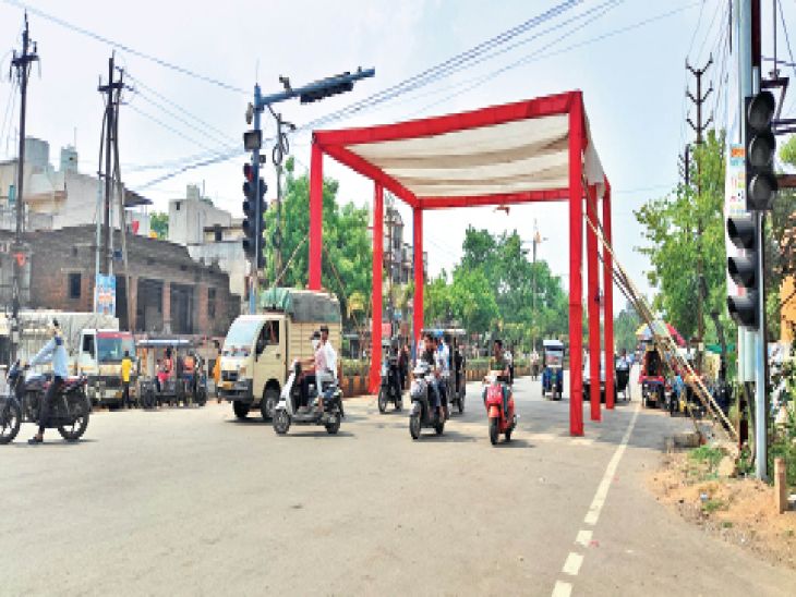 Bhaskar and Chhattisgarh Chamber installed tents at intersections to ...