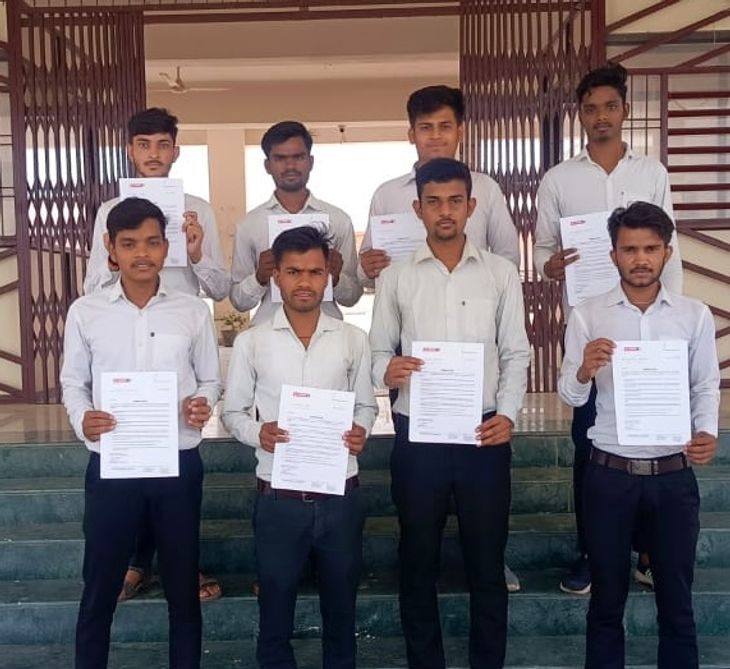 Campus selection of 8 students of Polytechnic College | पॉलीटेक्निक ...