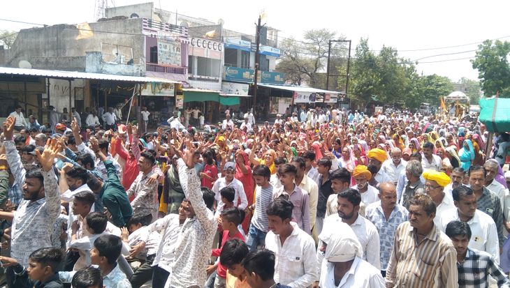 Gangajal procession taken out at the end of the story | कथा के विश्राम ...