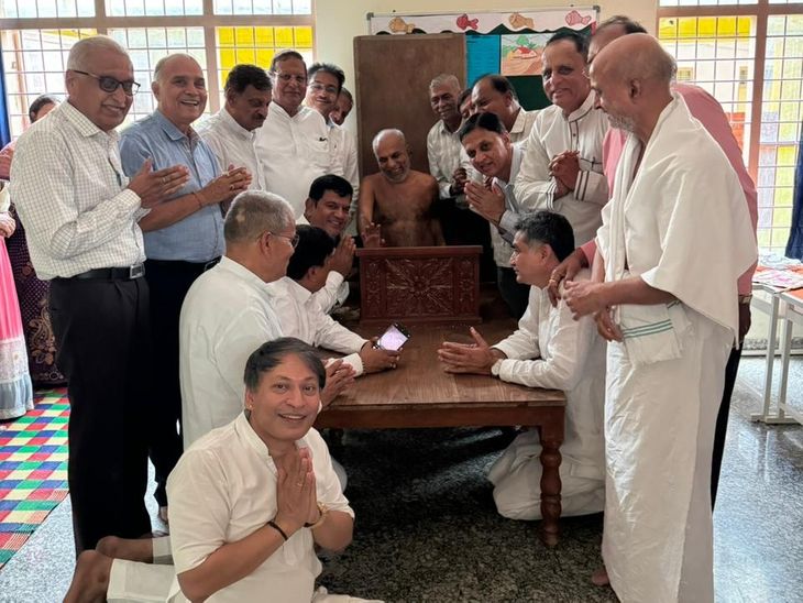 Shriphal was dedicated to Muni Pranam Sagar Maharaj