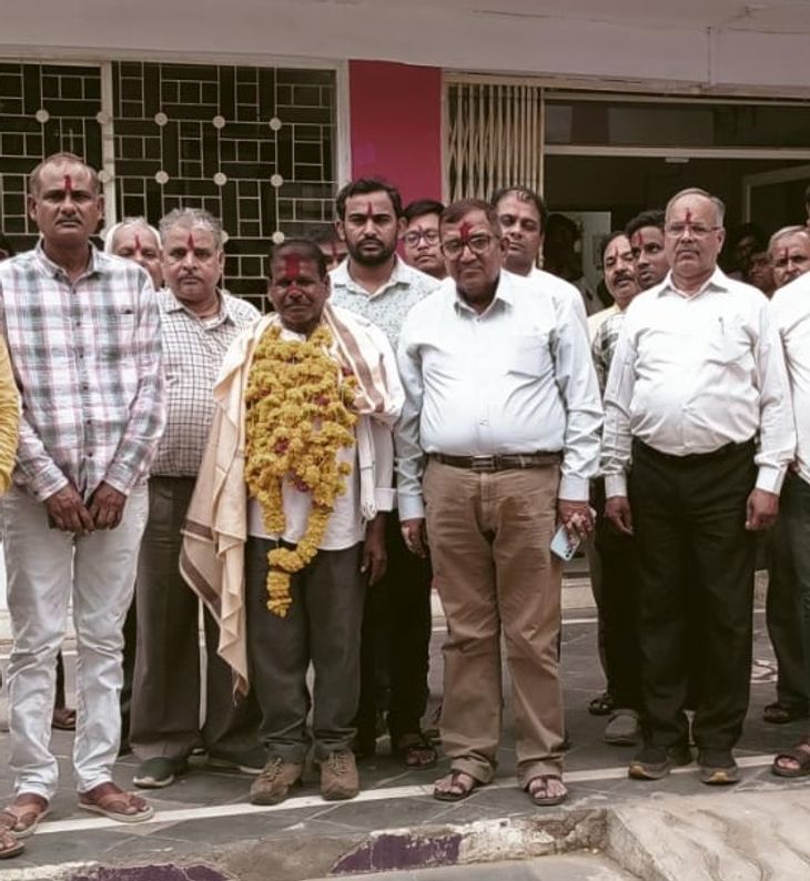 Farewell given on retirement from Rural Engineering Department