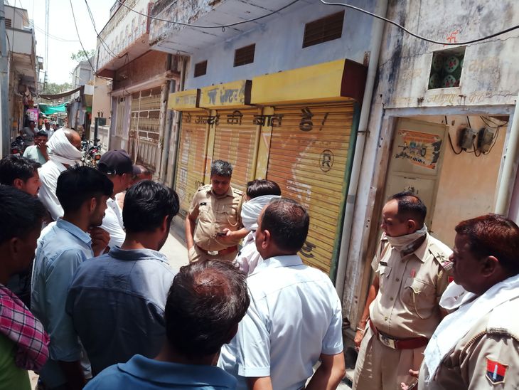 A three day old dead body was found in a house in Srimadhopur ...
