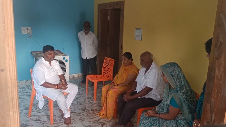 Forest Minister Kedar Kashyap reached to meet the family members of ...