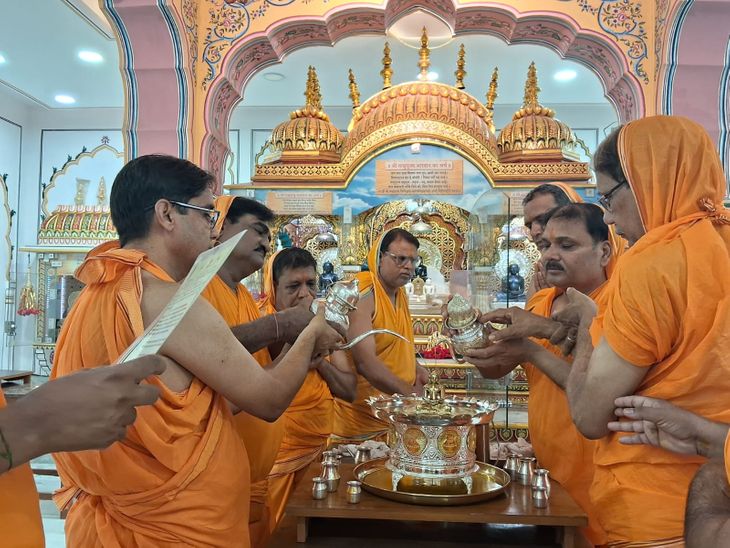 Special events of worship held in Jain temples | जैन मंदिरों में हुए ...