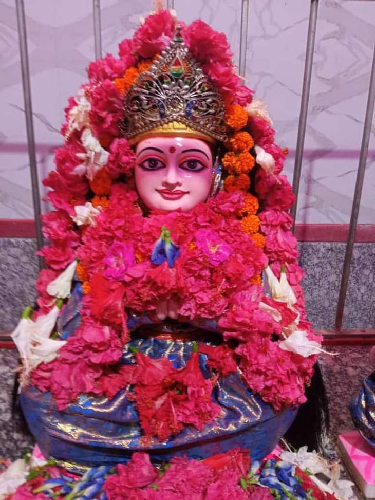 Mother Parvati was worshipped by offering a garland of Adhul flowers ...