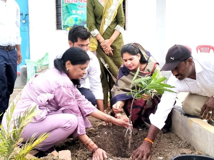 Plantation was done at various places in Bina-Khurai and everyone was ...