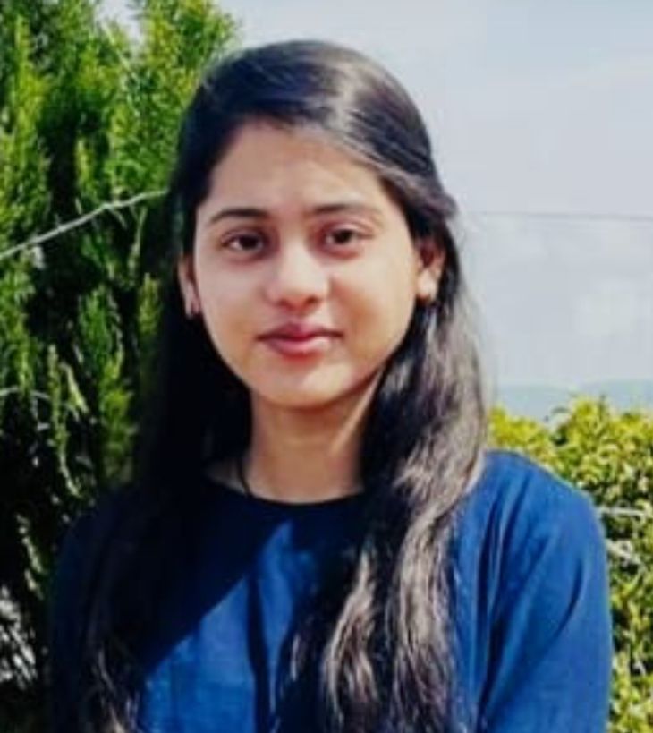 Ekta Khandelwal stood fourth in the state in MBA examination, brought ...