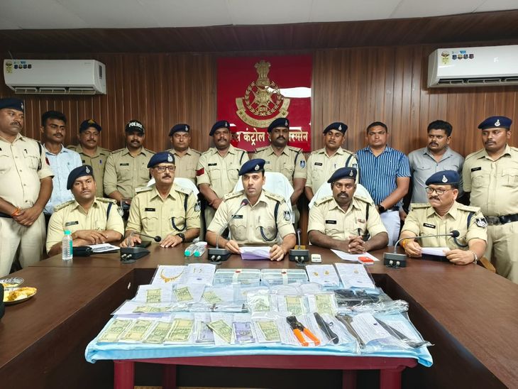 The Bagh-Tanda gang had committed robbery in Damkheda by taking mother ...