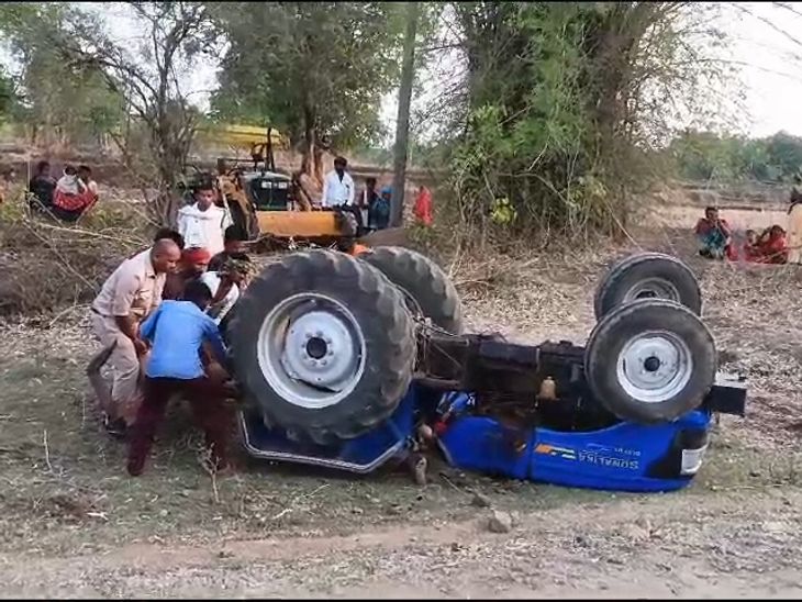 Tractor going to plough the field overturned: Driver died due to being ...