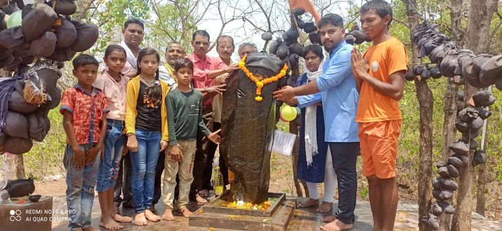Shanidev's birthday was celebrated by performing Abhishek at Baba Mars ...