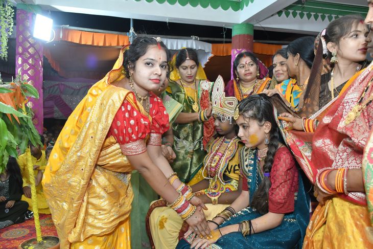 A tableau on Rukmini's marriage was shown in Bhagwat Katha, devotees ...