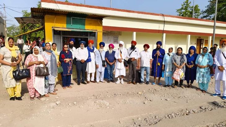 A group left from Ropar district to visit the Gurudwaras of Pakistan ...